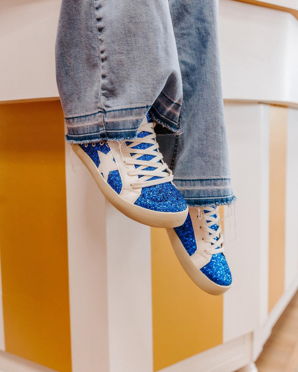 Camel Threads Retail